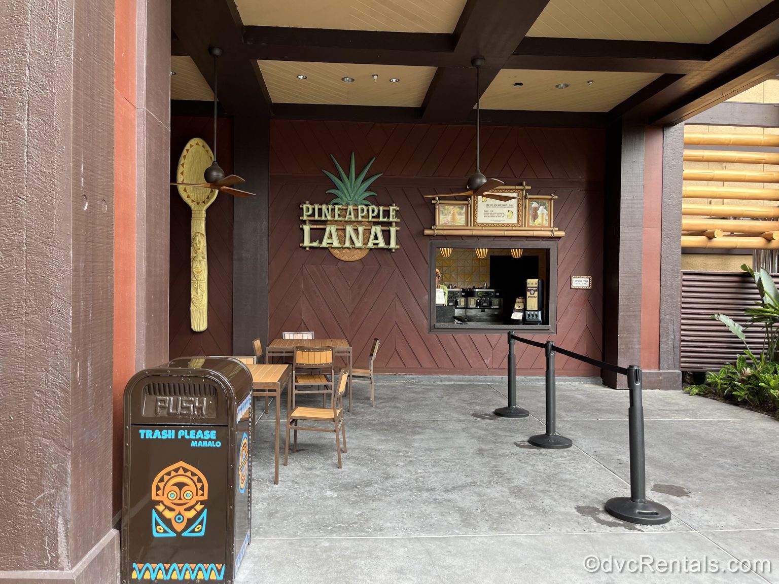 Dining and Drinking around the Loop: Monorail Crawl Tips and Tricks Part 2